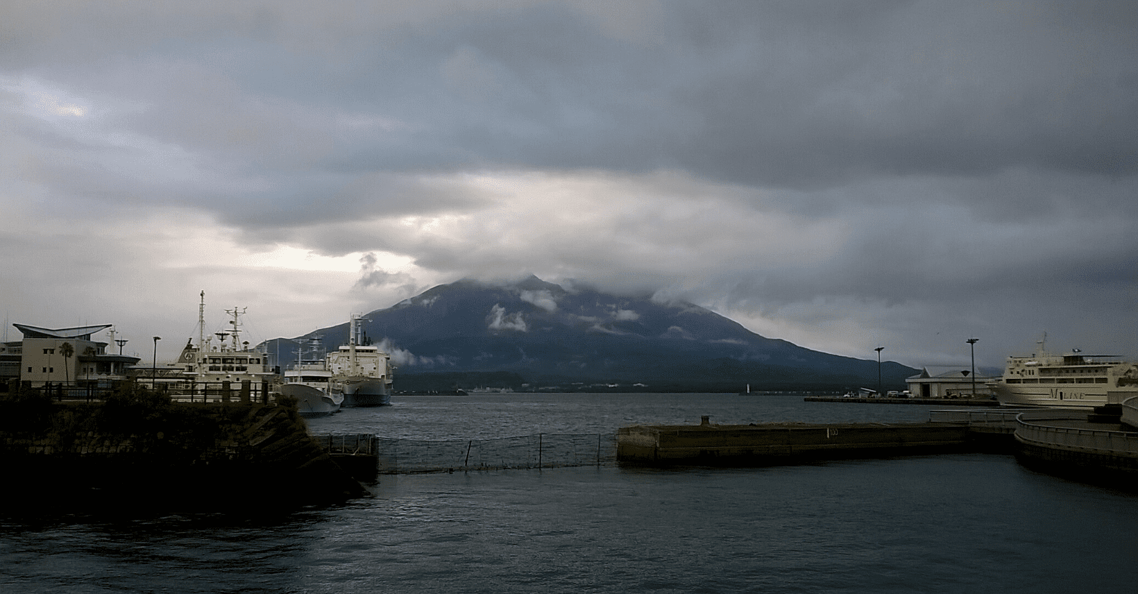 Los rugidos del volcán Sakurajima desde Kagoshima | Japón